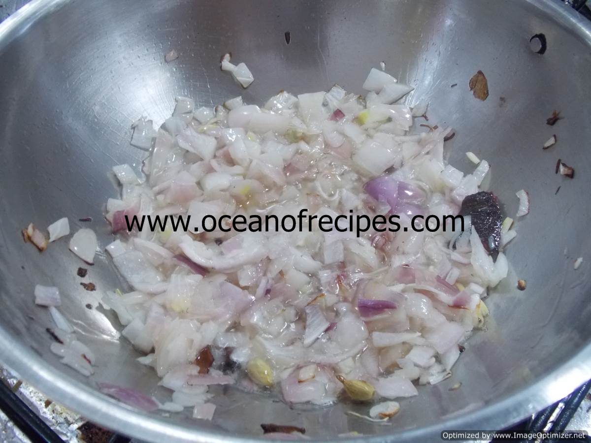 Gongura royyalu (gongura prawns curry)